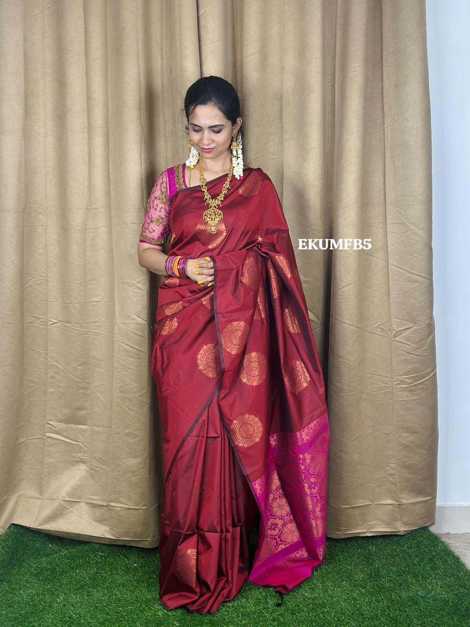 Border less semi soft silk saree sold – Rishi Boutique